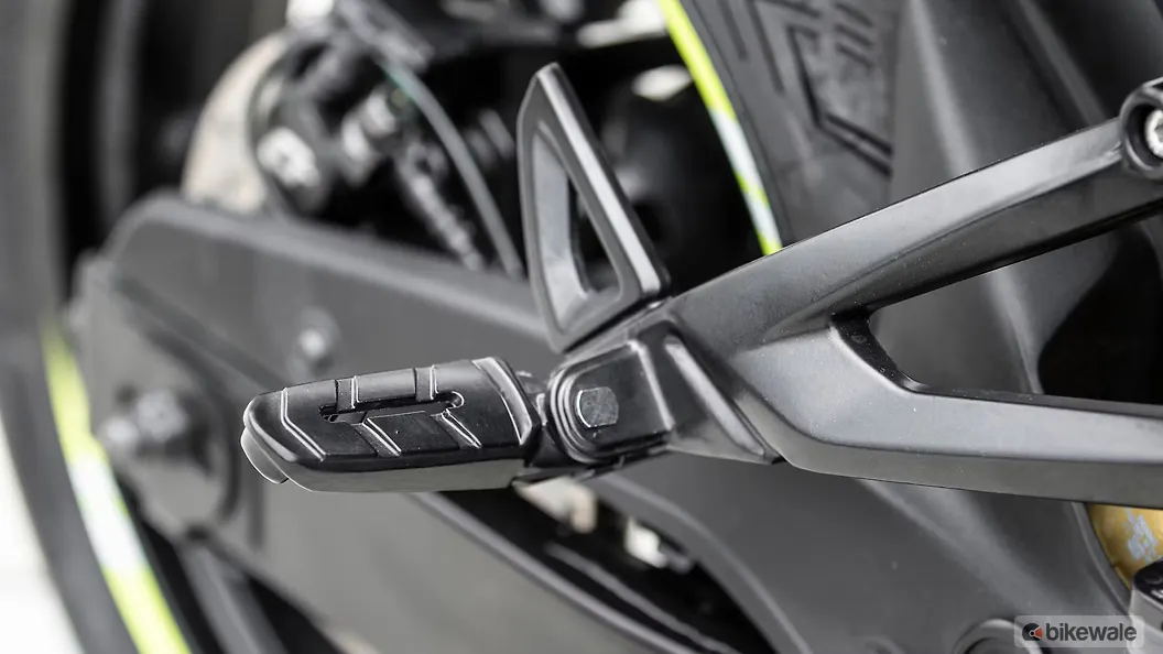 Bajaj Pulsar NS400Z Side Stand Image – BikeWale