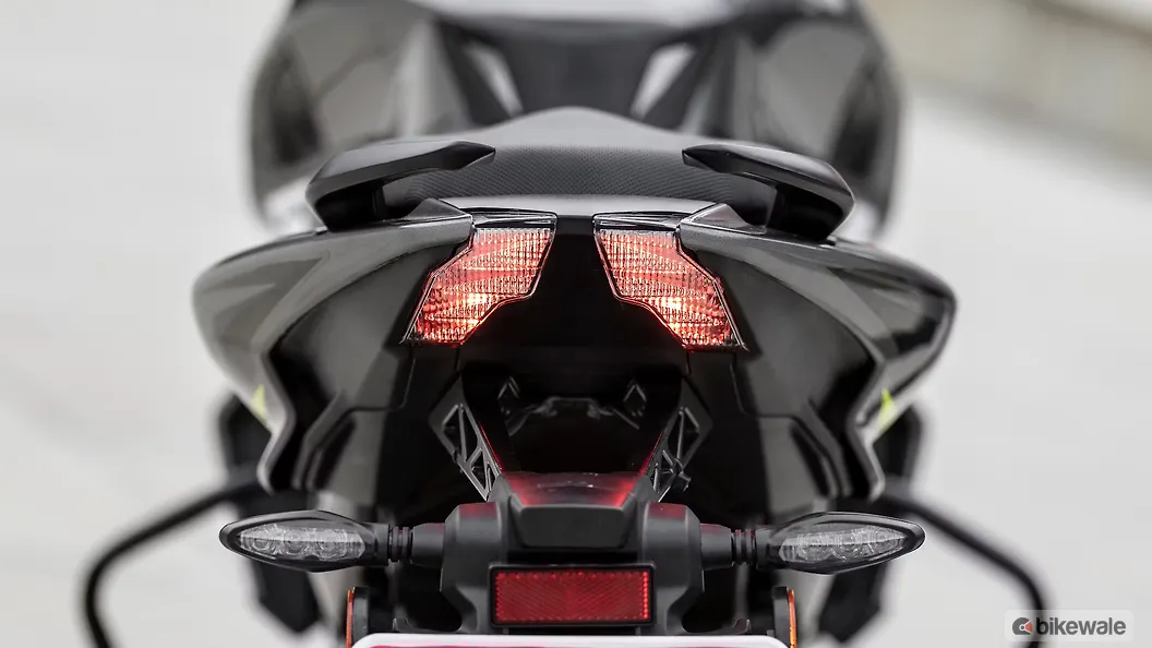 Bajaj Pulsar NS400Z Rear Turn Indicators Image – BikeWale