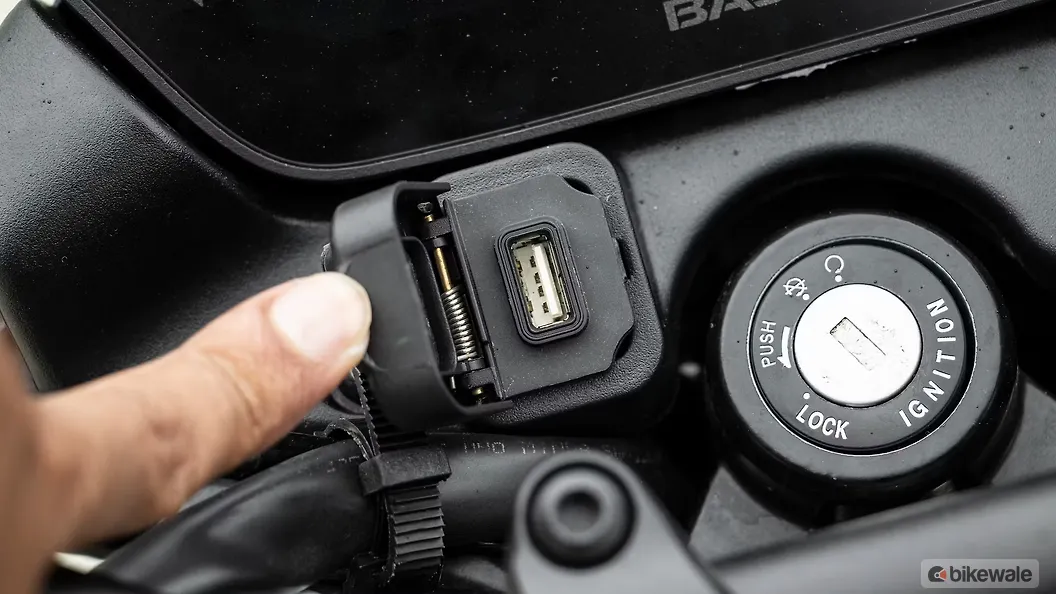 Bajaj Pulsar NS400Z USB Charging Port Image – BikeWale