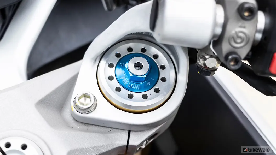 Ducati SuperSport Rear Reflex Reflector Image – BikeWale