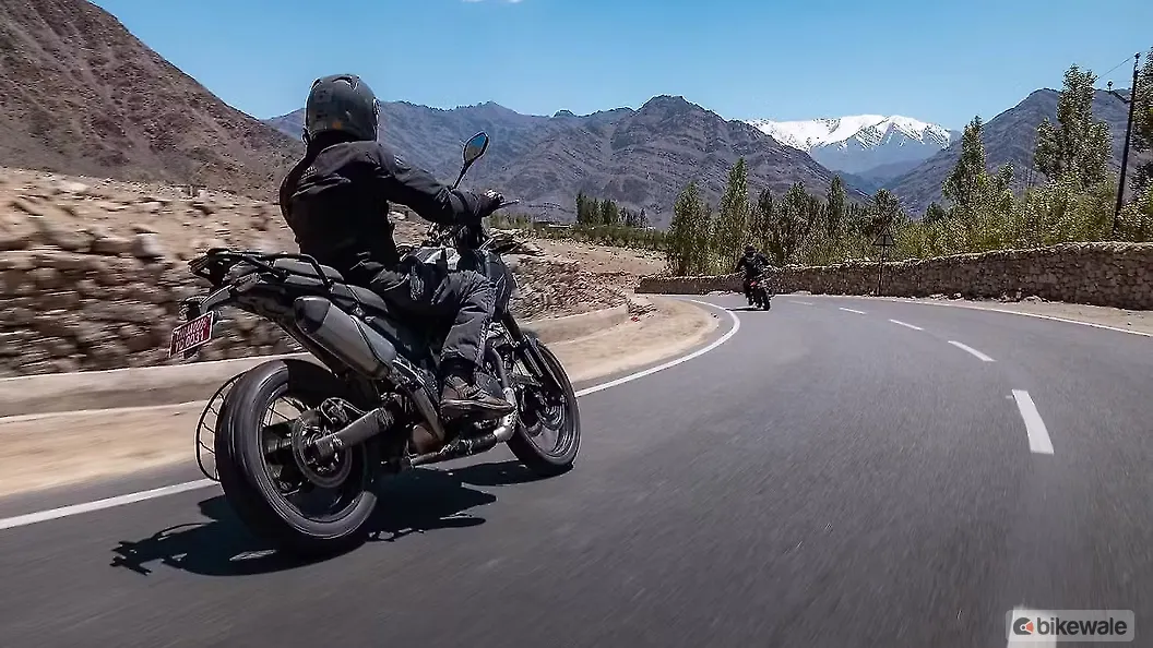 Royal Enfield Himalayan 750 Right Side View Image – BikeWale