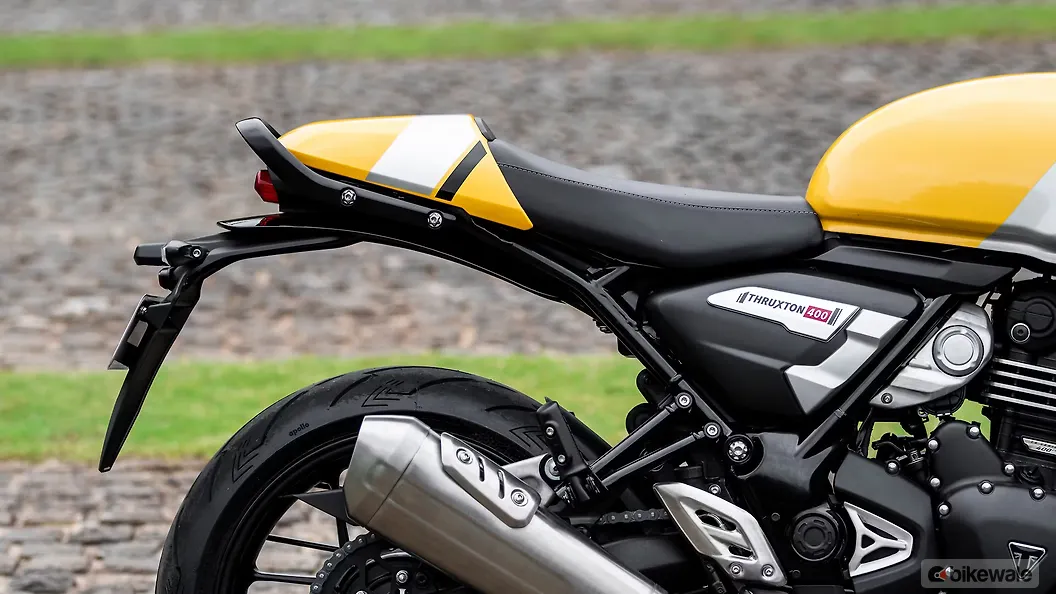Triumph Thruxton 400 Right Side View Image – BikeWale