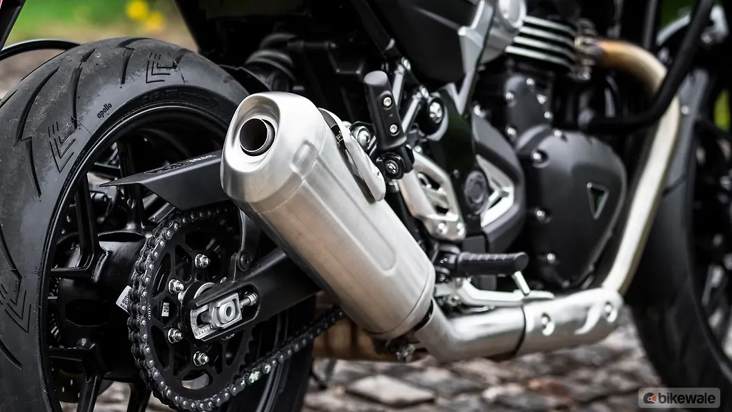 Triumph Thruxton 400 Right Side View Image – BikeWale