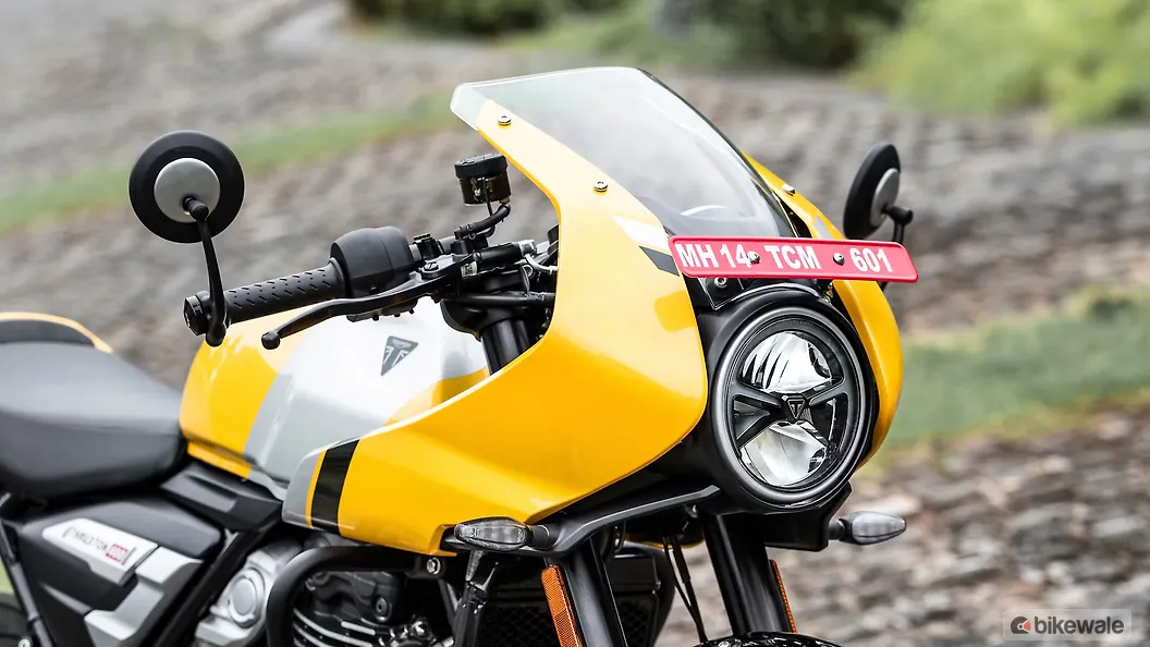 Triumph Thruxton 400 Right Side View Image – BikeWale