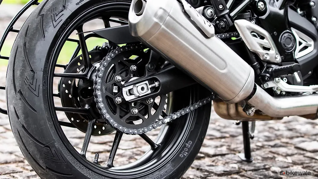 Triumph Thruxton 400 Right Side View Image – BikeWale