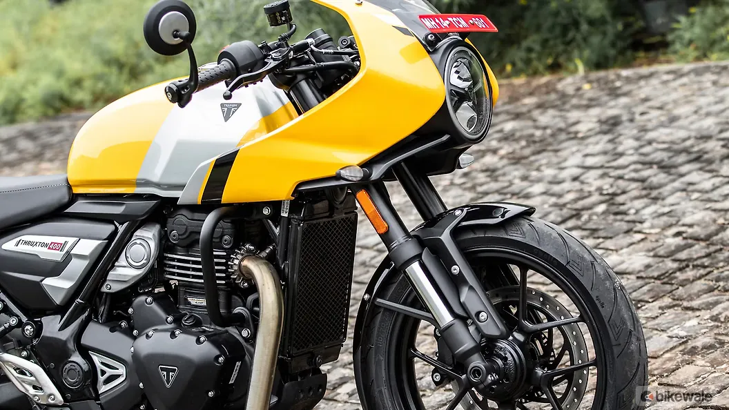 Triumph Thruxton 400 Right Side View Image – BikeWale