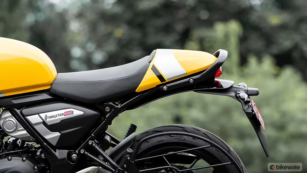 Triumph Thruxton 400 Right Side View Image – BikeWale