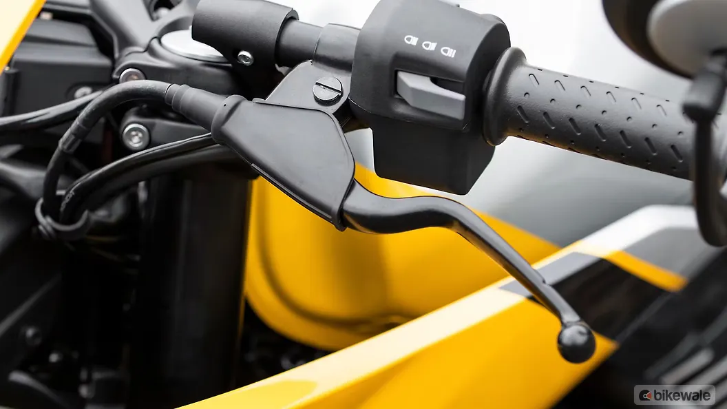 Triumph Thruxton 400 High Beam Low Beam Switch Image – BikeWale