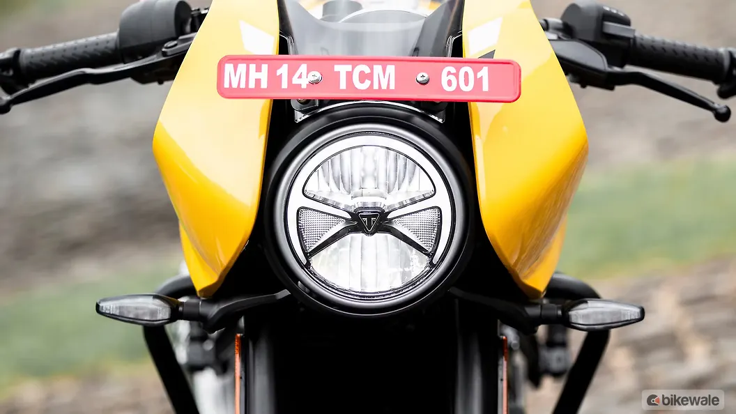 Triumph Thruxton 400 Daytime Running Lamp Image – BikeWale