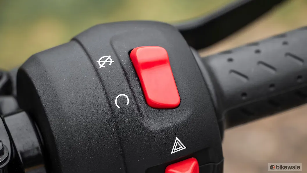 Triumph Thruxton 400 Kill Switch Image – BikeWale
