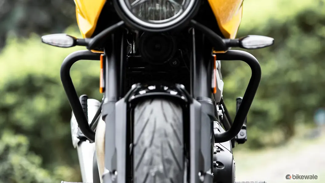 Triumph Thruxton 400 Bash Plate/Sump Guard Image – BikeWale