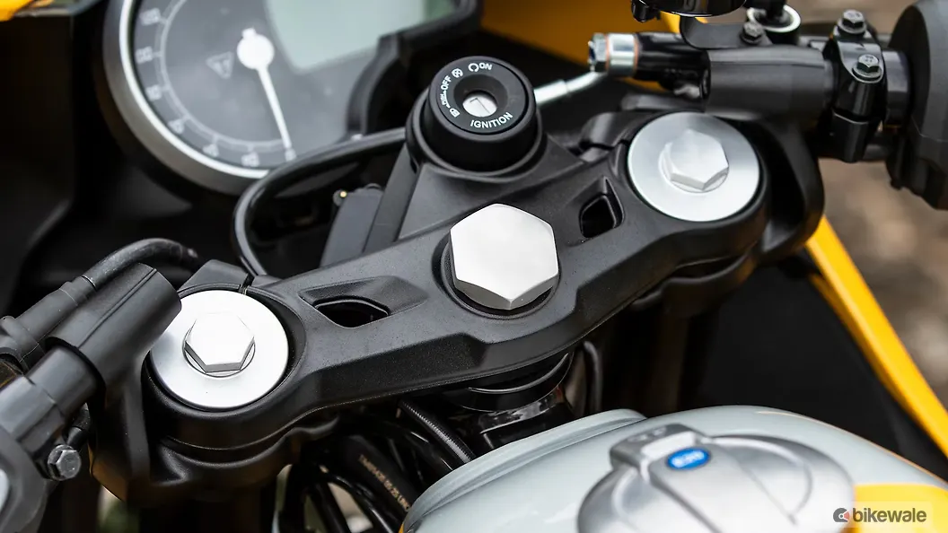 Triumph Thruxton 400 Front Suspension Preload Adjuster Image – BikeWale