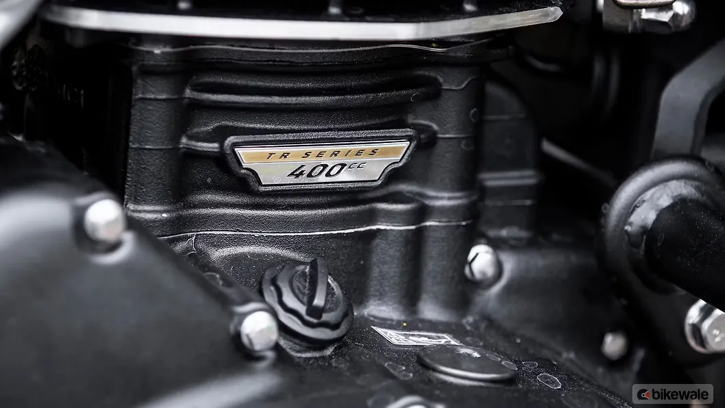 Triumph Thruxton 400 Oil Cap/Dipstick Image – BikeWale