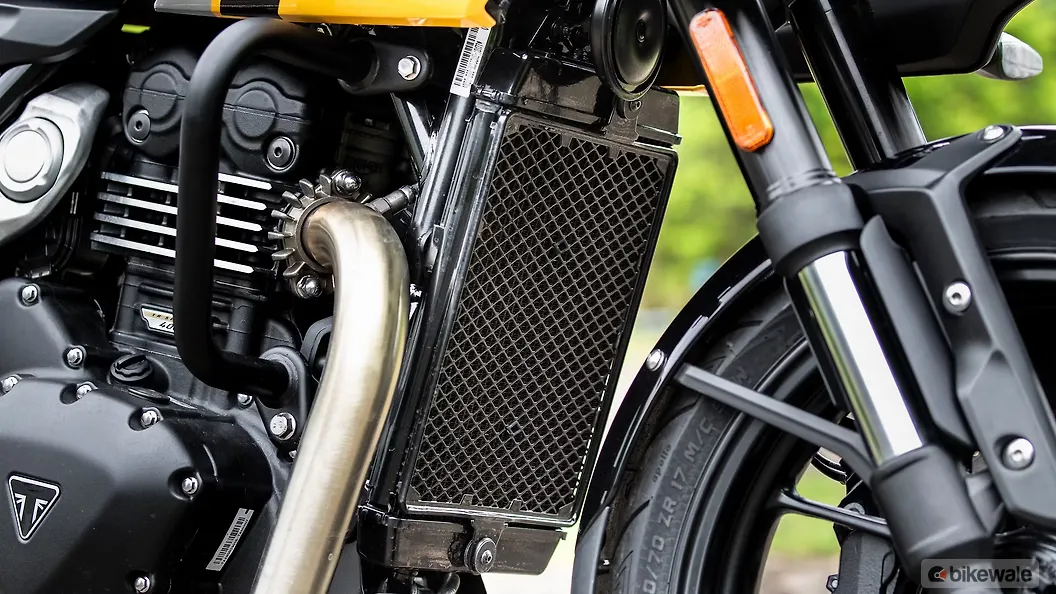 Triumph Thruxton 400 Front Wheel Image – BikeWale