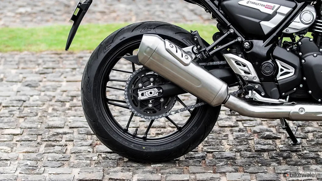 Triumph Thruxton 400 Rear Wheel Image – BikeWale