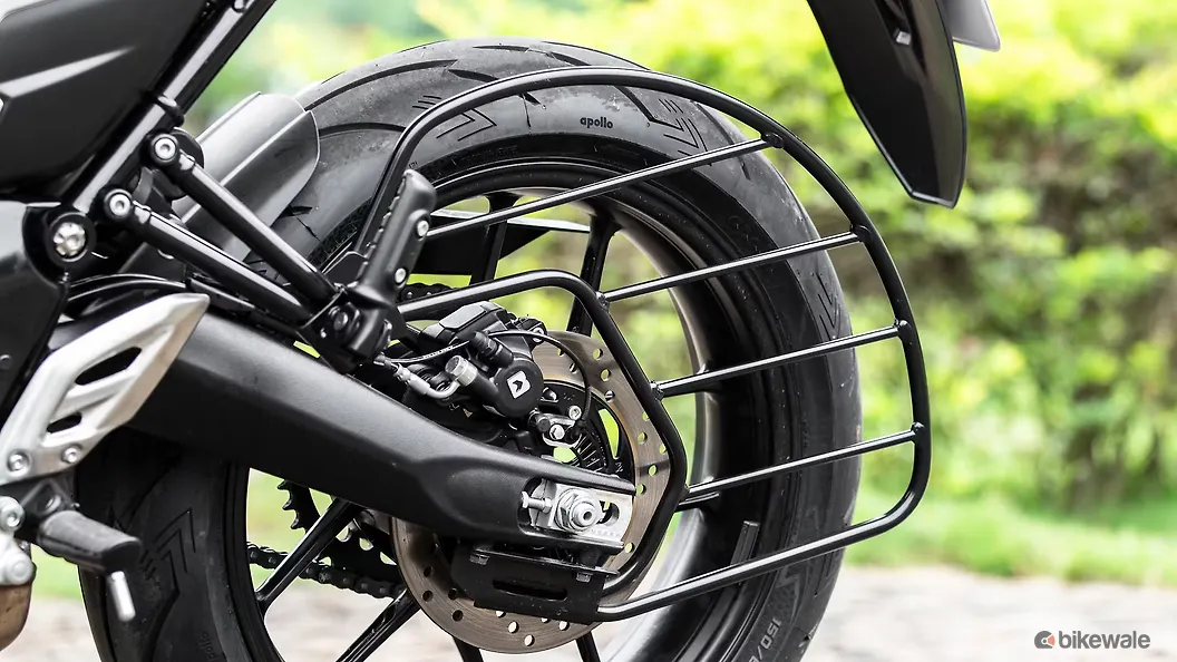 Triumph Thruxton 400 Saree Guard Image – BikeWale