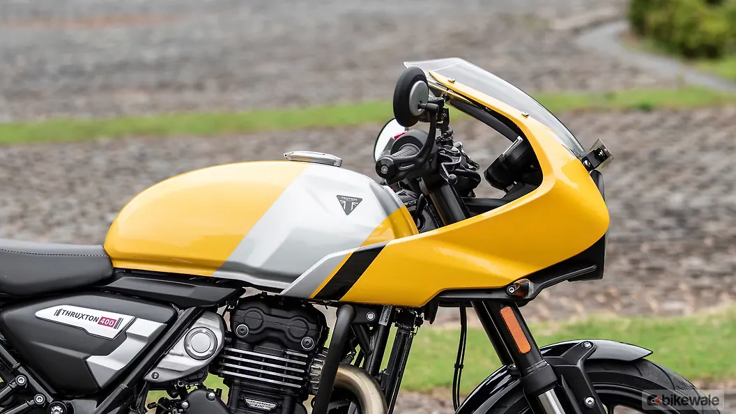 Triumph Thruxton 400 Front Wheel Image – BikeWale