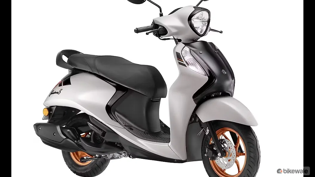 Yamaha Fascino 125 Right Front Three Quarter Image – BikeWale