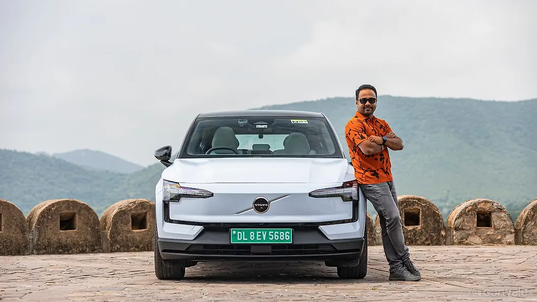 EX30 Front View Image, EX30 Photos in India - CarWale