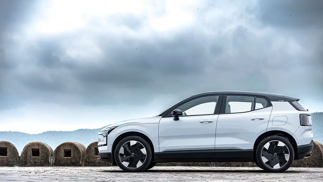 EX30 Left Side View Image, EX30 Photos in India - CarWale