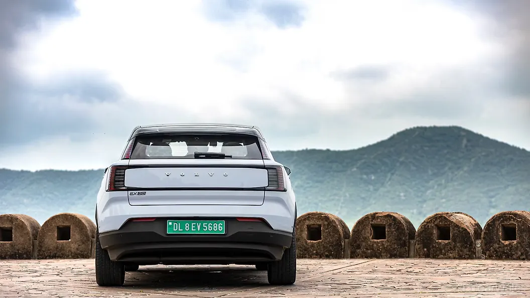 EX30 Left Side View Image, EX30 Photos in India - CarWale