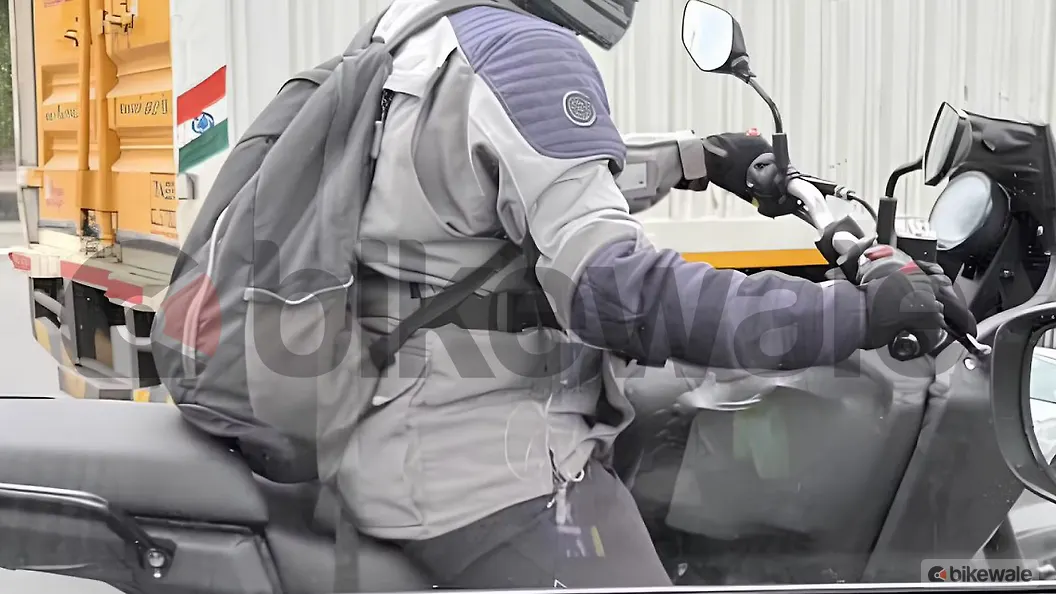 Royal Enfield Himalayan 750 Right Side View Image – BikeWale