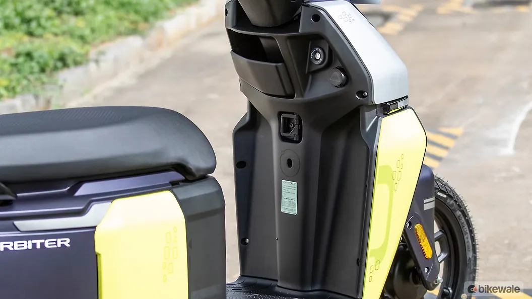 TVS Orbiter Front Inner Cover Image – BikeWale