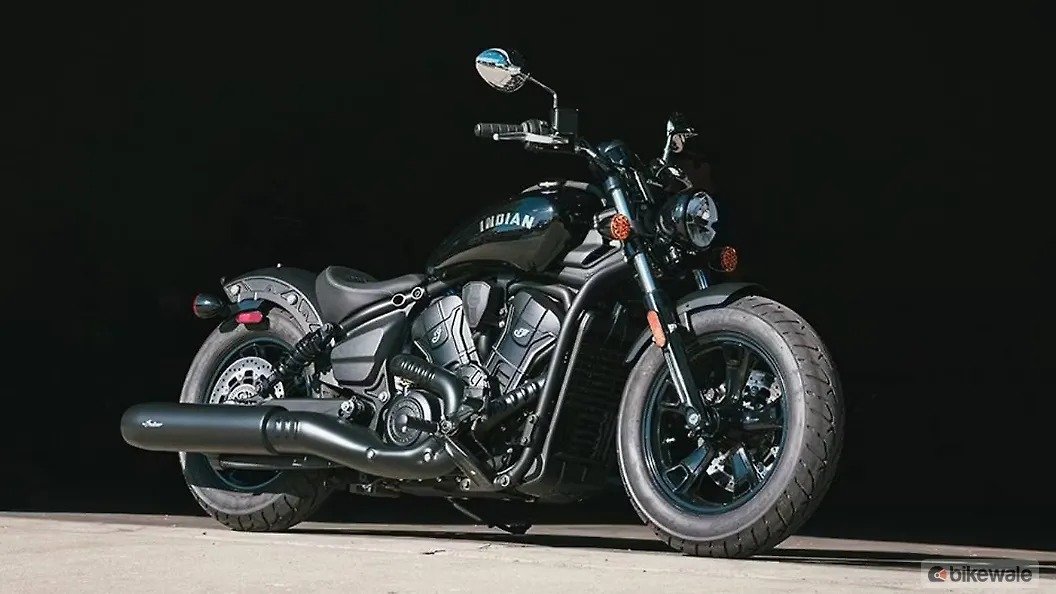 Indian Scout Sixty Bobber Right Front Three Quarter Image – BikeWale