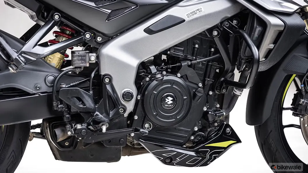 Bajaj Pulsar NS400Z Engine Crash Guard Image – BikeWale