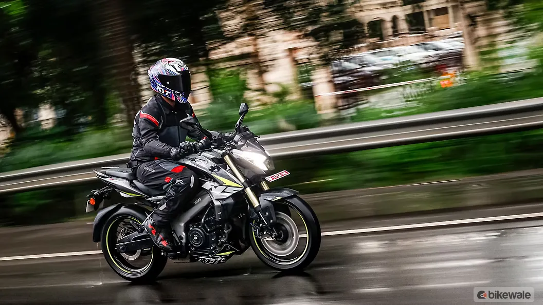 Bajaj Pulsar NS400Z Right Front Three Quarter Image – BikeWale