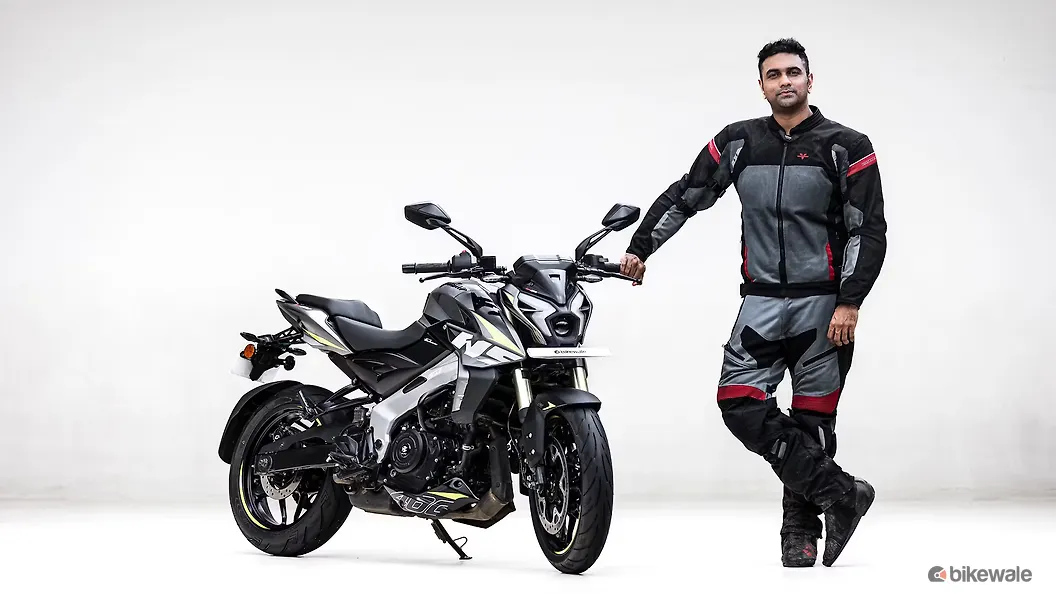 Bajaj Pulsar NS400Z Right Front Three Quarter Image – BikeWale