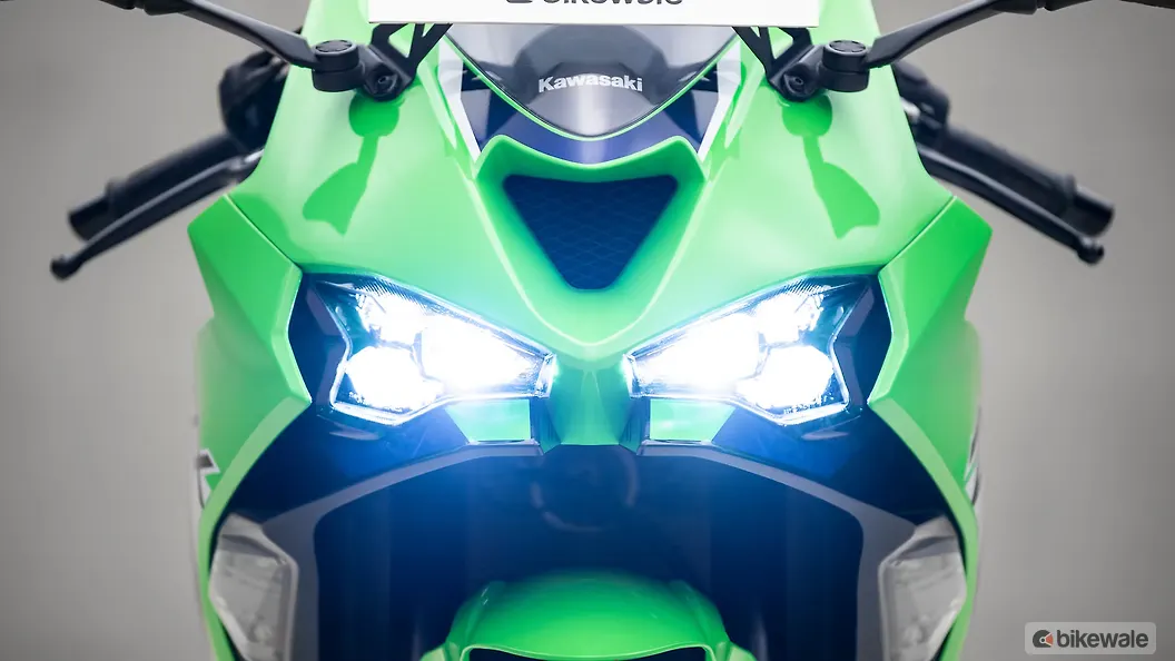 Kawasaki Ninja ZX-6R Head Light Image – BikeWale