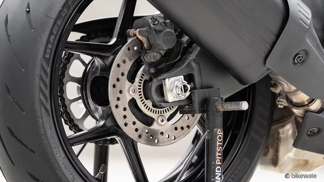 Kawasaki Ninja ZX-6R Rear Tyre Hugger Image – BikeWale