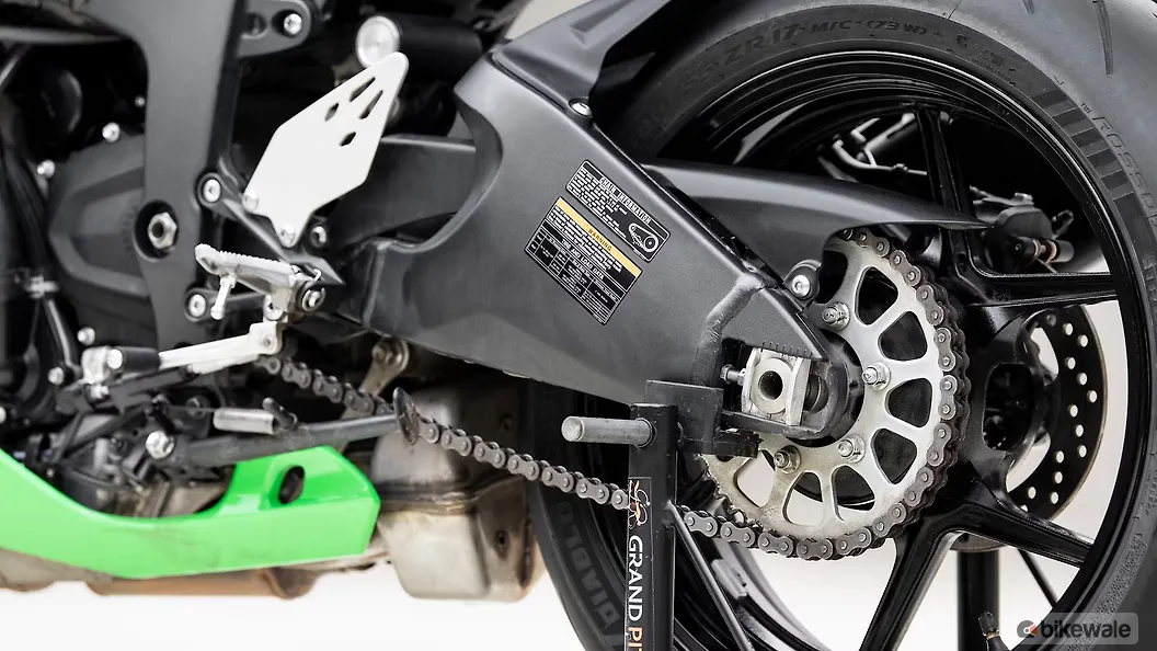 Kawasaki Ninja ZX-6R Rear Swing Arm Image – BikeWale