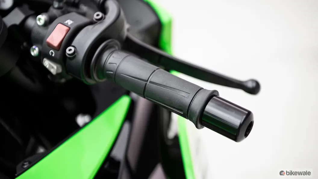 Kawasaki Ninja ZX-6R High Beam Low Beam Switch Image – BikeWale