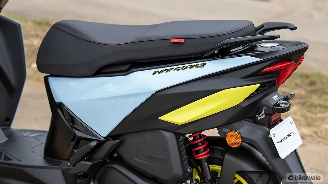 TVS Ntorq 150 Right Side Body Panel Image – BikeWale