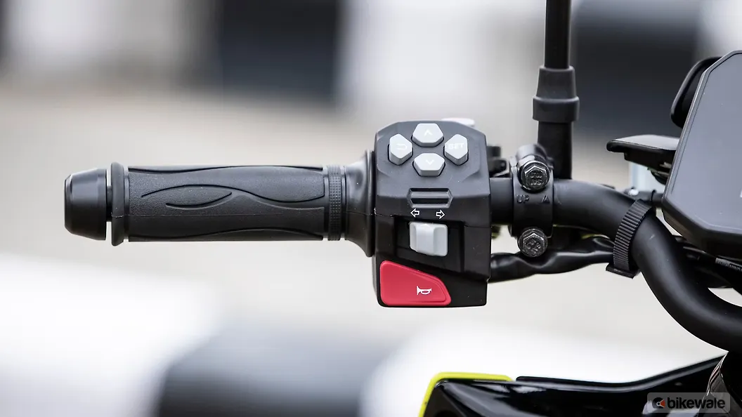 TVS Ntorq 150 Left Side Handlebar Grip Image – BikeWale