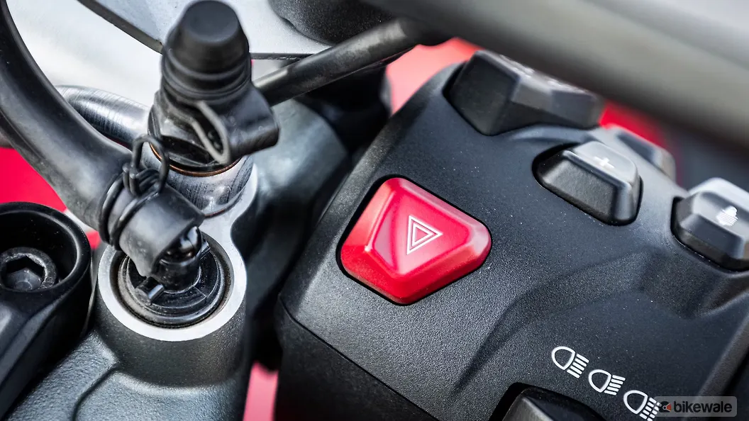 Ducati Multistrada V4 Hazard Warning Lights Switch Image – BikeWale