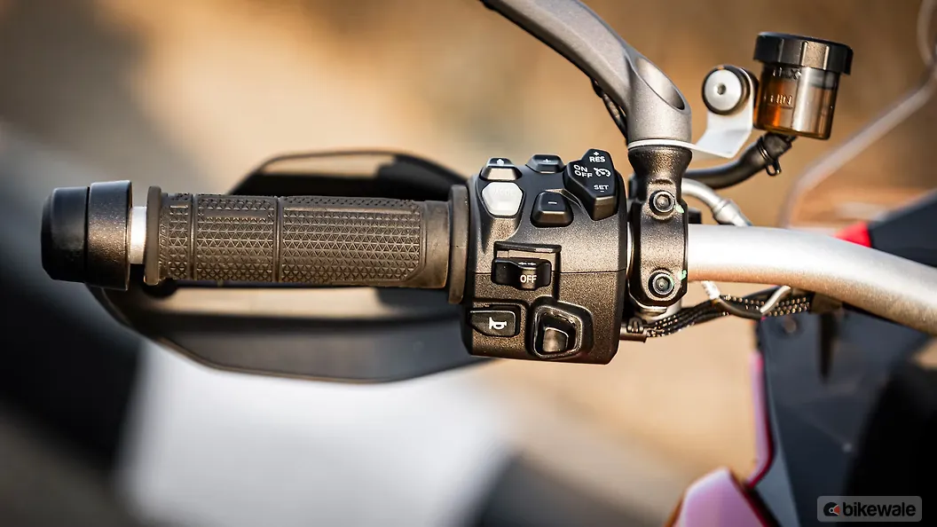 Ducati Multistrada V4 Left Side Handlebar Grip Image – BikeWale