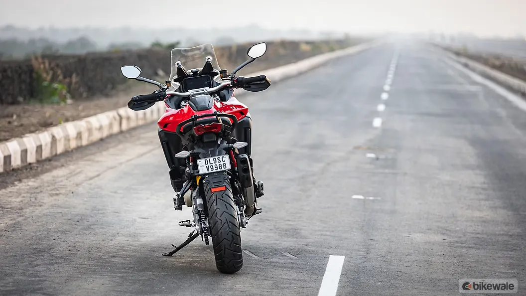 Ducati Multistrada V4 Right Front Three Quarter Image – BikeWale