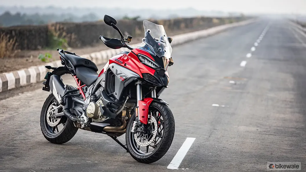 Ducati Multistrada V4 Right Front Three Quarter Image – BikeWale