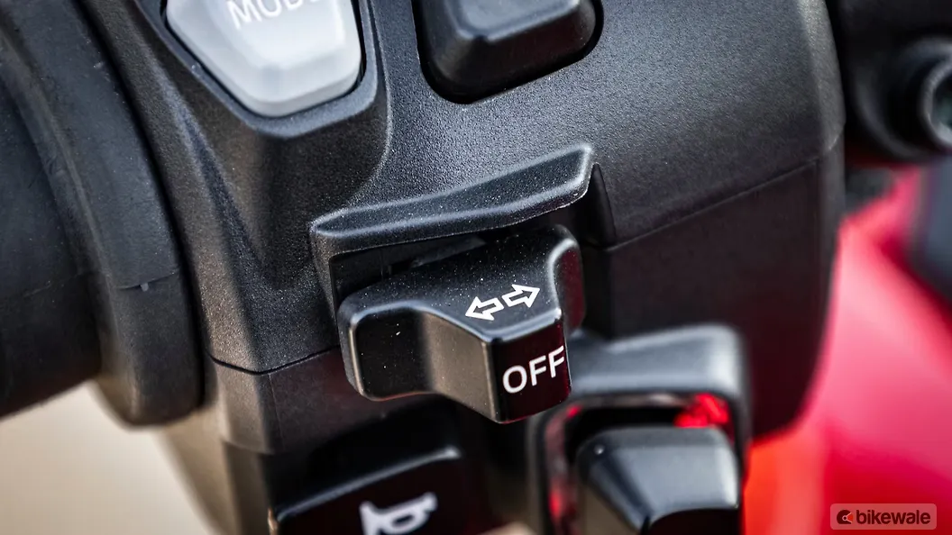 Ducati Multistrada V4 Turn Indicators Switch Image – BikeWale