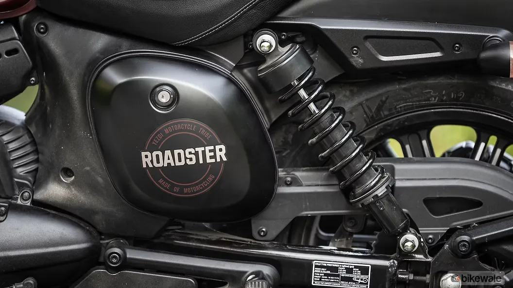 Yezdi Roadster Right Side View Image – BikeWale