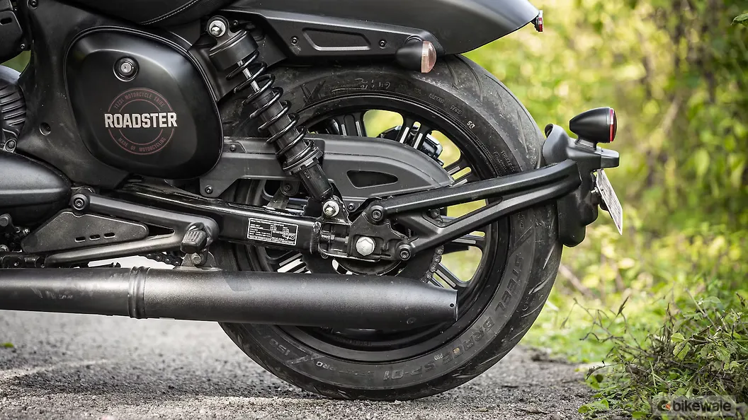 Yezdi Roadster Right Side View Image – BikeWale