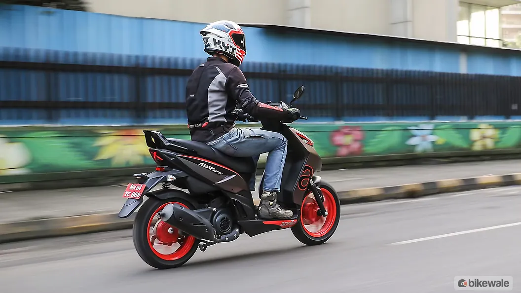 Aprilia SR 175 Oil Cap/Dipstick Image – BikeWale