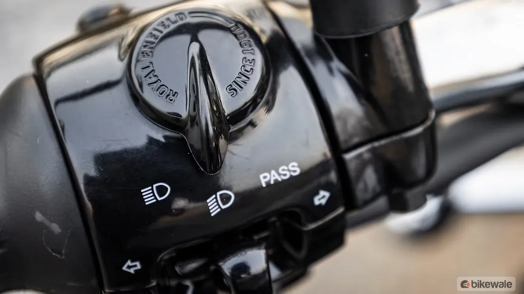 Royal Enfield Meteor 350 High Beam Low Beam Switch Image – BikeWale