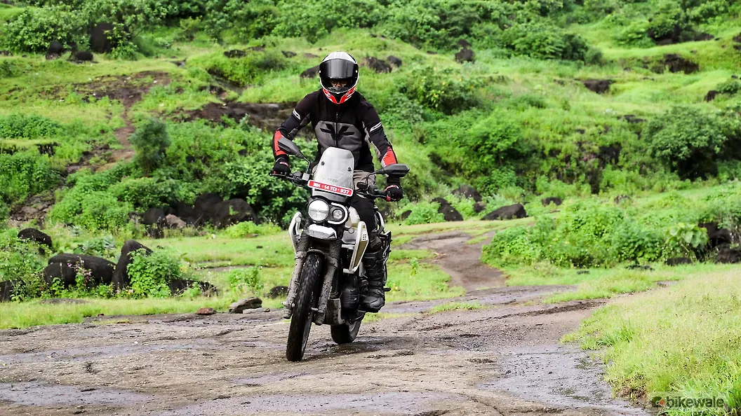 Yezdi Adventure TFT / Instrument Cluster Image – BikeWale