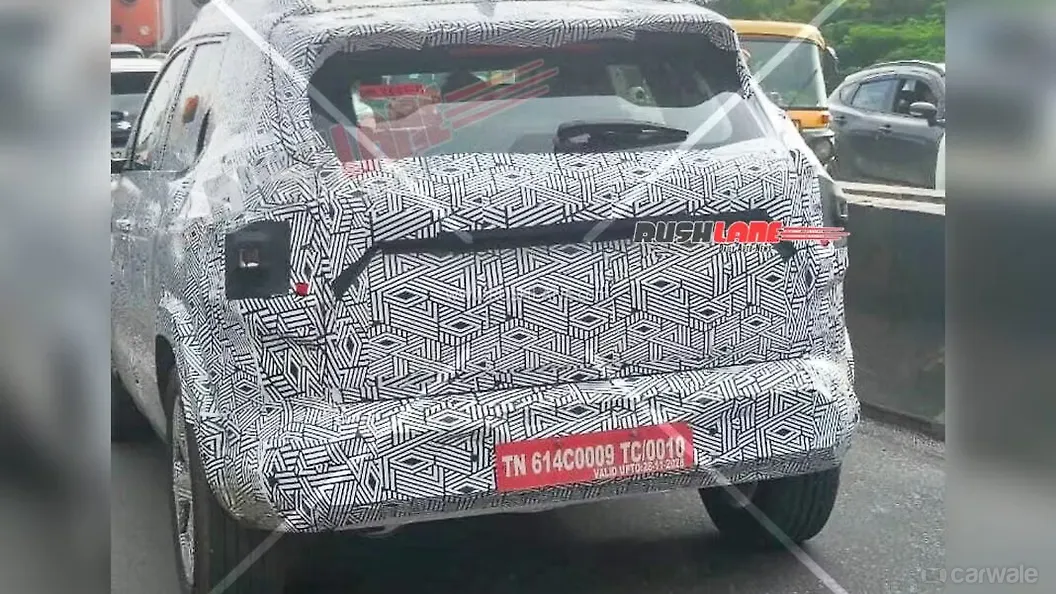 New Duster Rear View Image, New Duster Photos in India - CarWale