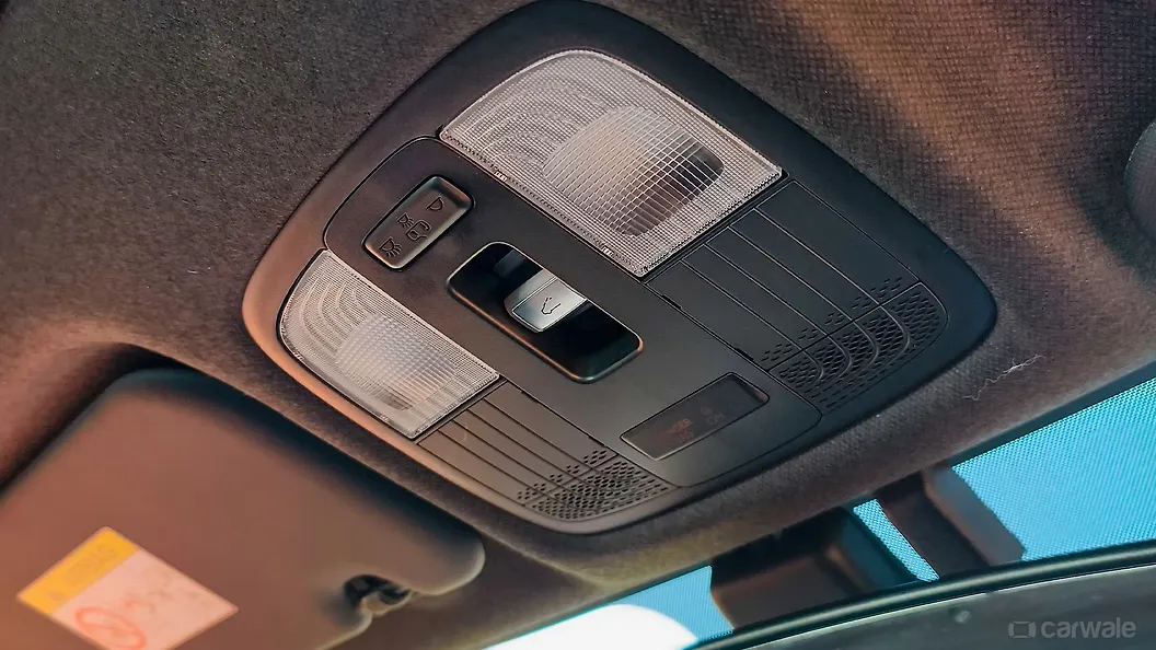 Venue N Line USB Port/AUX/Power Socket/Wireless Charging Image, Venue N ...