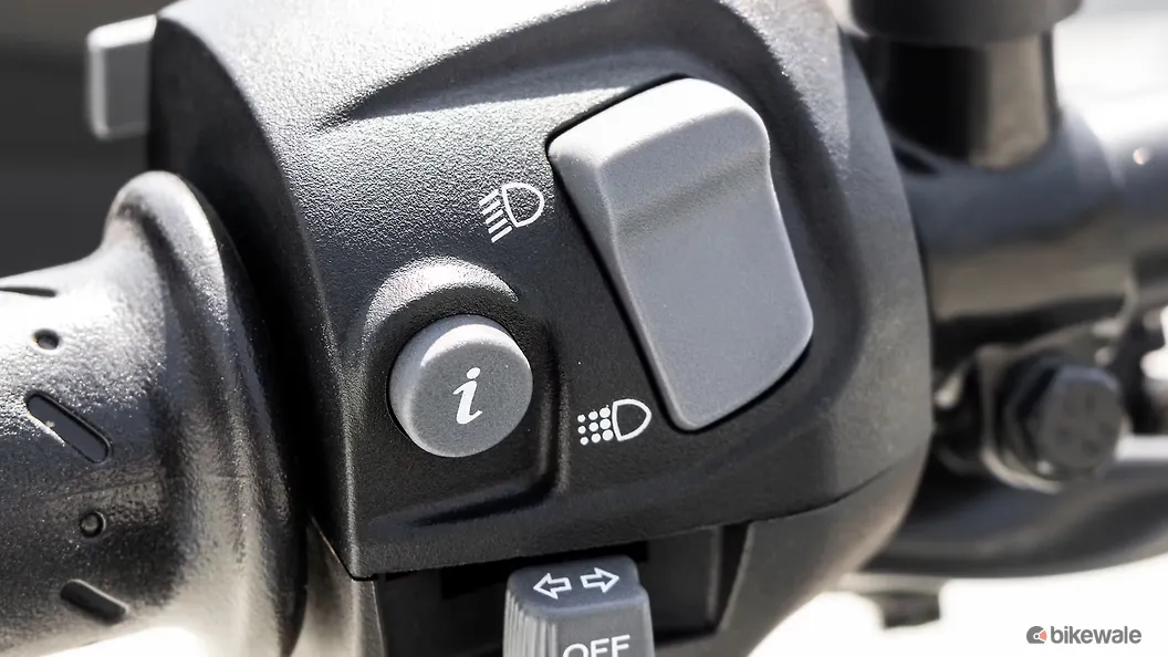 Triumph Scrambler 400 X High Beam Low Beam Switch Image – BikeWale